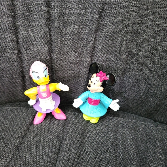 Disney | Toys | Walt Disney World Epcot Kimono Minnie Mouse Daisy Duck ...